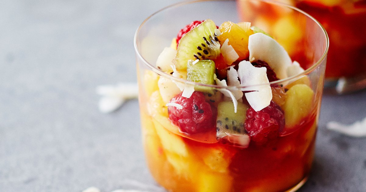 Hedelmäsalaatti ja kookoskinuski | Aamiaiset, Salaatit | Kodin Kuvalehti